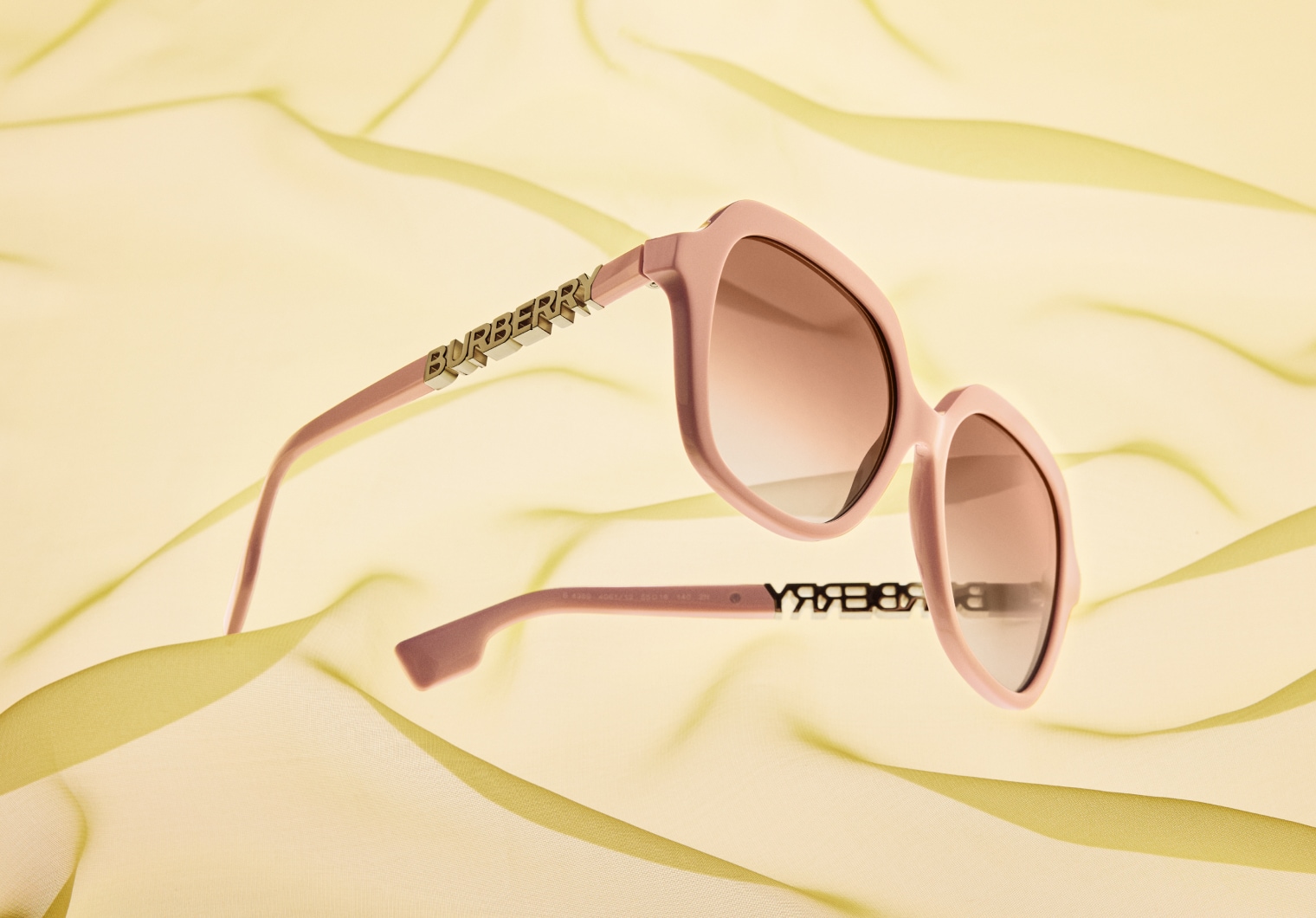 Spring-Summer Sunglasses Trends for Women | Sunglass Hut